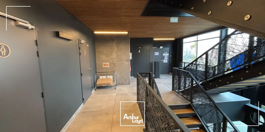 PLATEAUX DE BUREAUX À LOUER OU À VENDRE -1500 M² DIVISIBLES-VERTOU