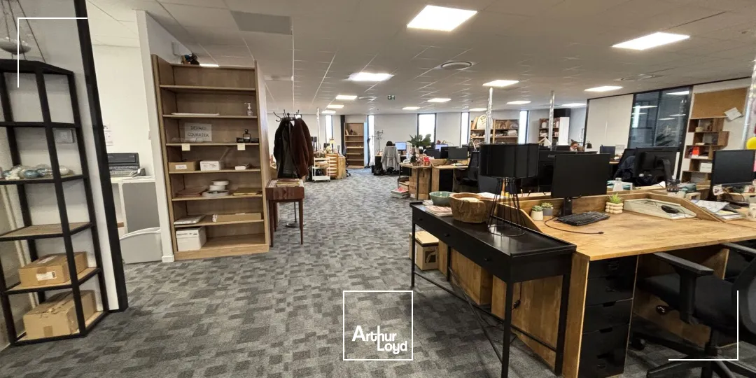 PLATEAUX DE BUREAUX À LOUER OU À VENDRE -1500 M² DIVISIBLES-VERTOU