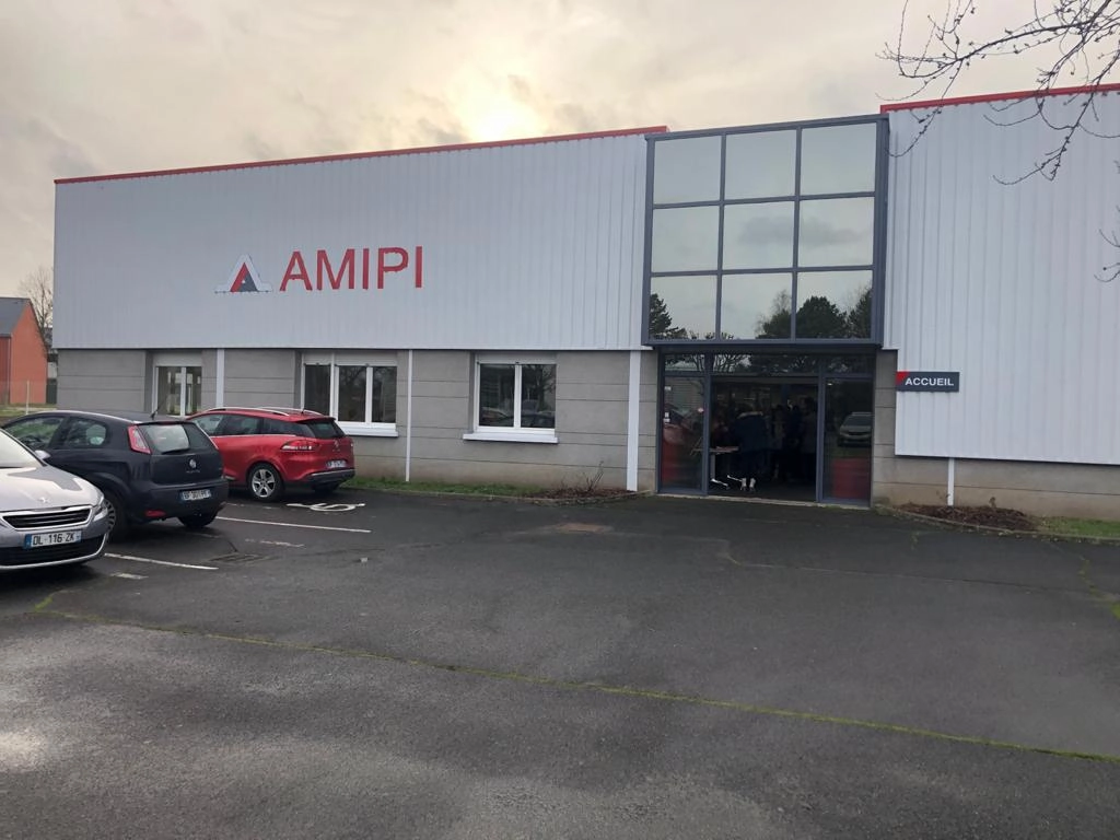 Installation de la FONDATION AMIPI - BERNARD VENDRE Arthur Loyd Blois